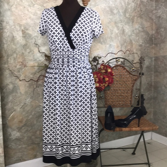 studio z | Dresses | Studio Z Black White Crisscross Classic Dress ...